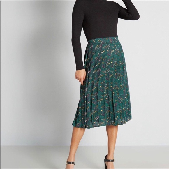 Modcloth | Skirts | Modcloth Green Floral Skirt | Poshmark
